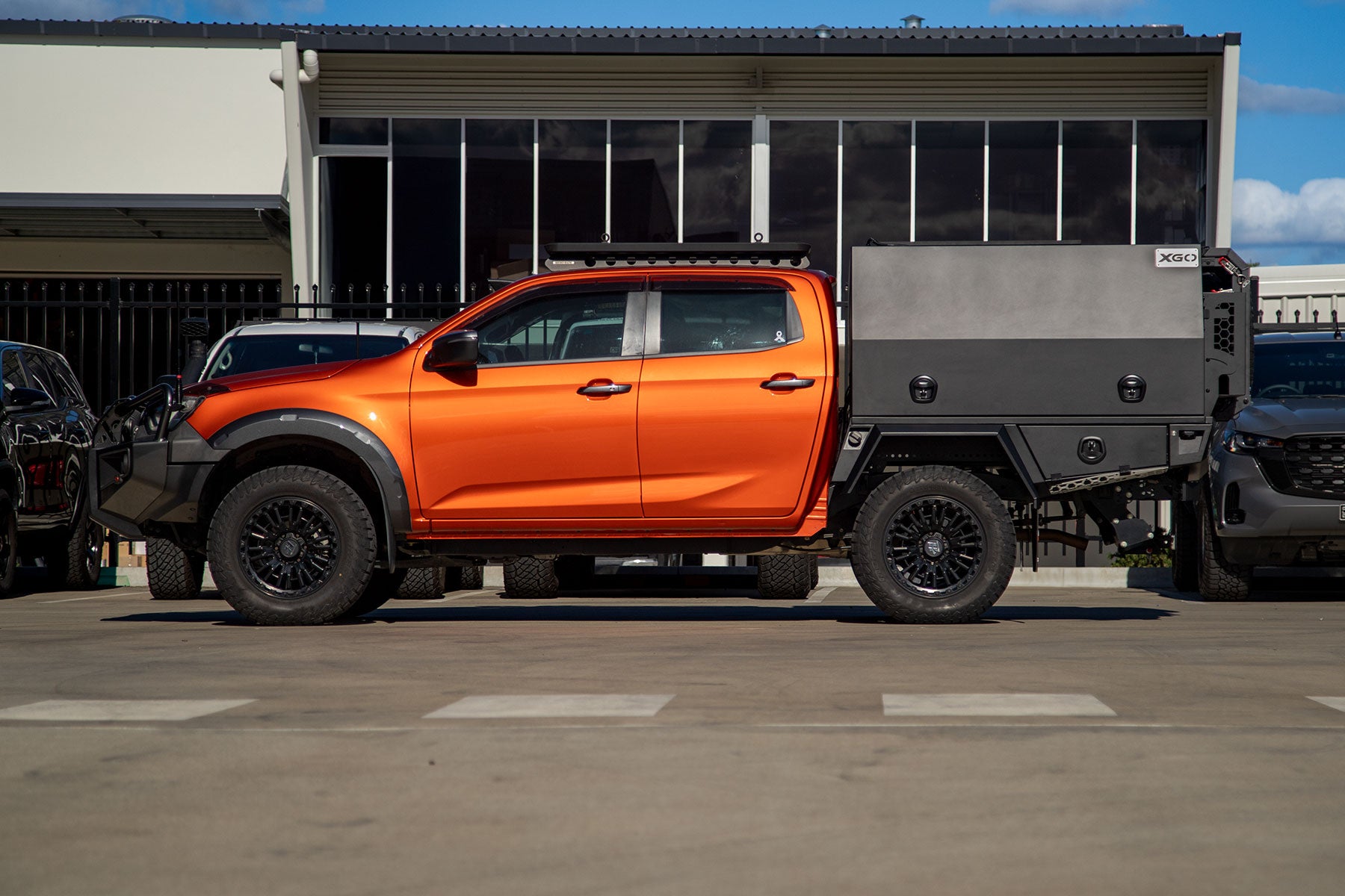 XGO™ D-MAX: Tray, Canopy & Chassis-Mount Guide | Teralume Industries